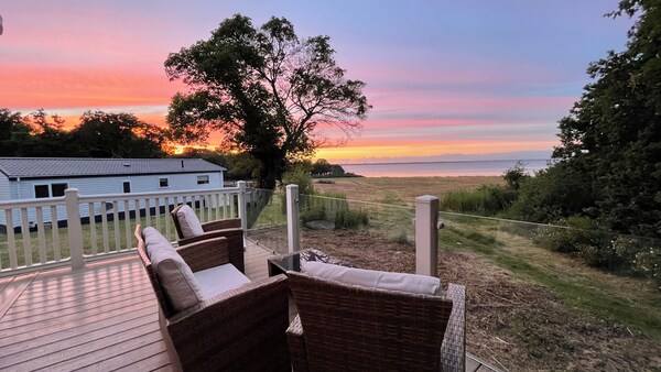 Paws A While! Caravan With Uninterrupted Views Of Solent And Direct Beach Access - Beaulieu