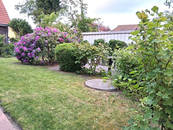 Centrally Located Apartment In The Middle Of Norddeich For 2 People - Norddeich