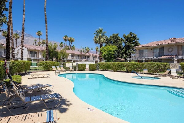 Upper Mesquite Condo - Pool, Hot Tub, Views! - Palm Springs, CA