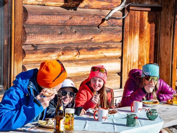 Resl Resort - Chalet Schneiderhäusl - Holiday Home (8-14 Persons/6 Bedrooms) - Flachau
