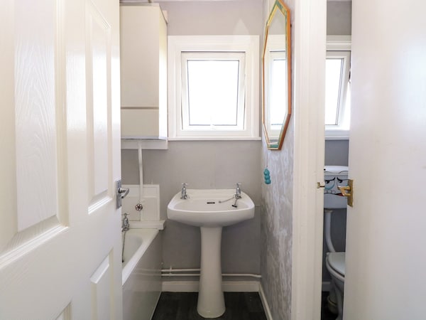 Chalet 12, Family Friendly, Country Holiday Cottage In Hemsby - Hemsby