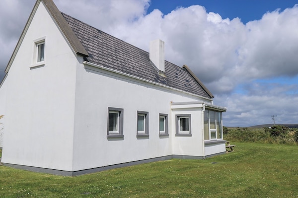 No.5 Beach Cottages, Pet Friendly In Keel, County Mayo - Achill Island