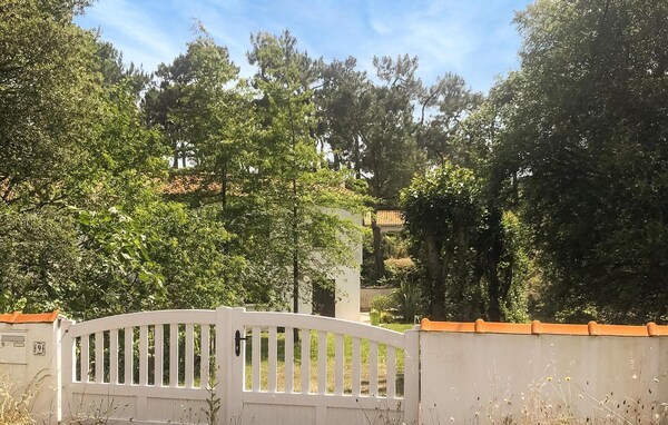 Nice Home In La Tranche-sur-mer - La Tranche-sur-Mer