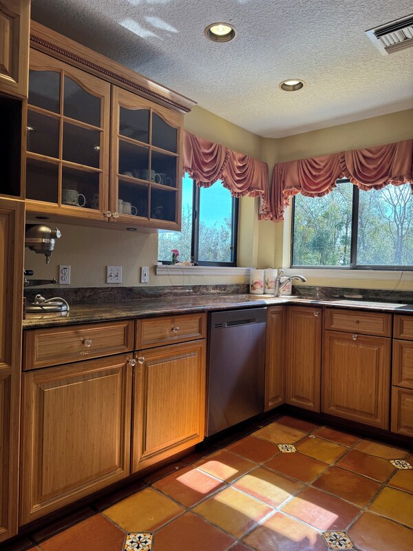 Unique Upper Level 2-bedroom Farm Retreat On 13 Acres Parallel To The Villages - Leesburg, FL