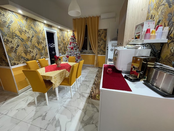 Entire Vacation Home For 4 People In The Waterfront Area Of Pozzuoli. - Bacoli