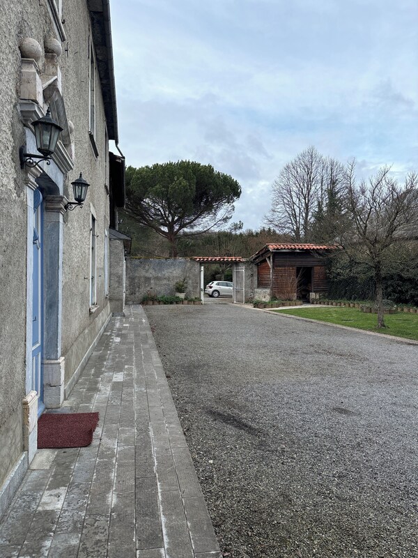 Domaine Historique De Prestige Avec Piscine Intérieure Chauffée - Hautes-Pyrénées