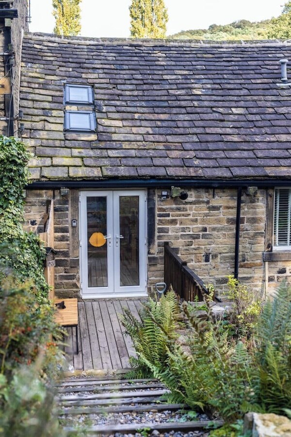 The Wagon Shed, Luxury Yorkshire Stay - Hebden Bridge