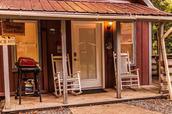 Moonshine Creek Retreat - Bryson City, NC