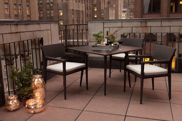 Steps Away From Times Square | Spacious Room W/ Kitchenette And Living Area - Ridgewood - Queens NY