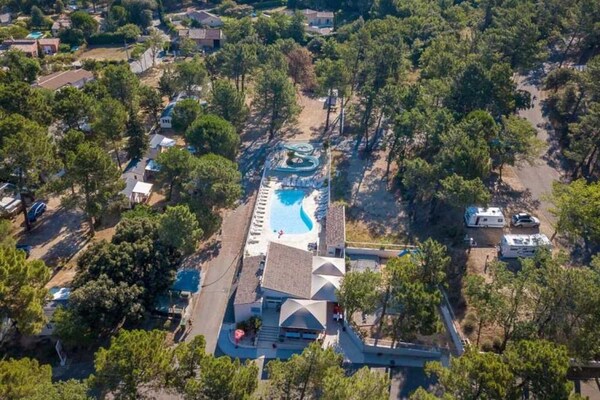 Camping 3 éToiles - Piscine  - Eebeae - Bollène
