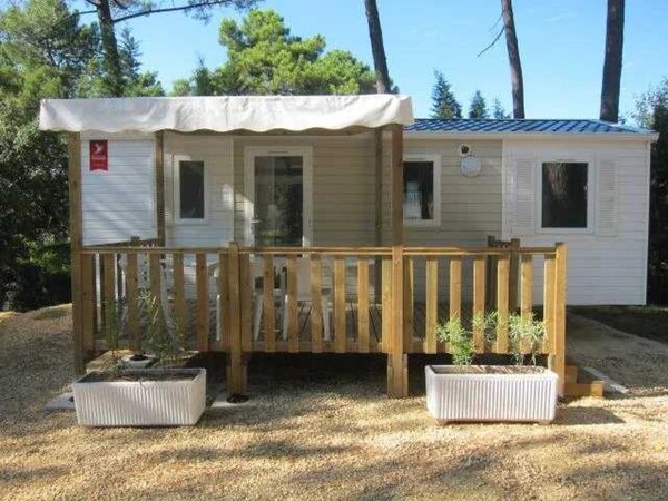 Camping 3 éToiles - Piscine  - Eebeai - Bollène