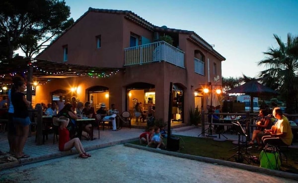 Camping 3 éToiles - Eebbah - Martigues