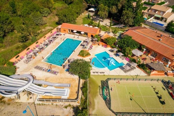 Camping 4 éToiles - Piscine  - Eecchb - Perpignan