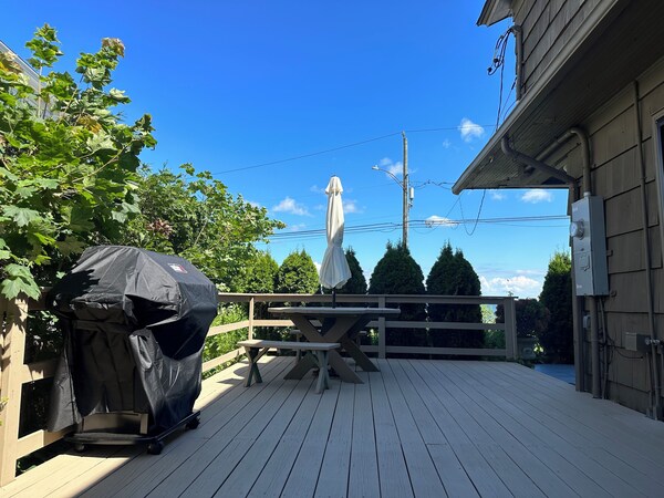 Cozy Westport Beachfront Retreat - Norwalk, CT