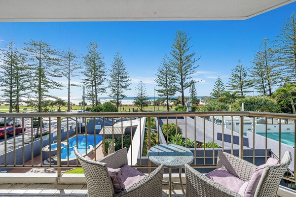 Beachfront Beauty - Cooly - Coolangatta