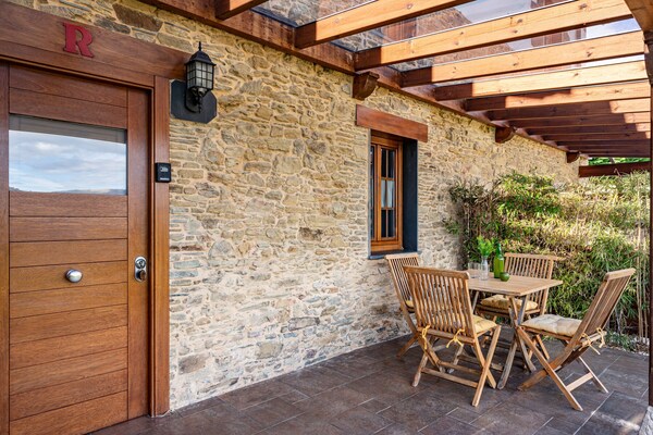 Apartment 'R De Alborada Del Eo' With Mountain View, Private Terrace And Wi-fi - Vegadeo