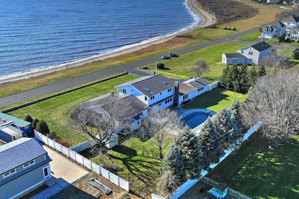 Akasa Ocean Front Oasis- Seasonal Pool, Grill - Stratford, CT