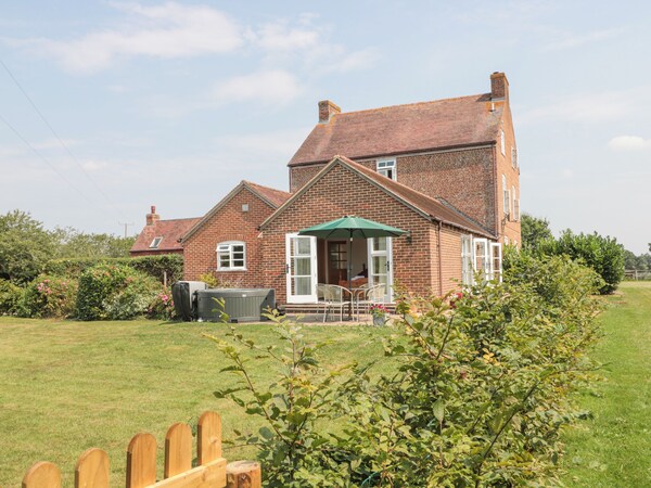 Orchard View, Family Friendly, With Hot Tub In Hartpury - Ledbury