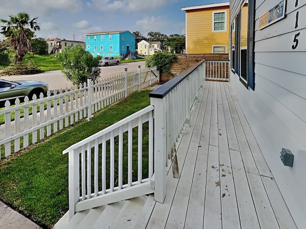 Blue Lagoon | Community Pool Access + Fire Pit! - Galveston Island, TX