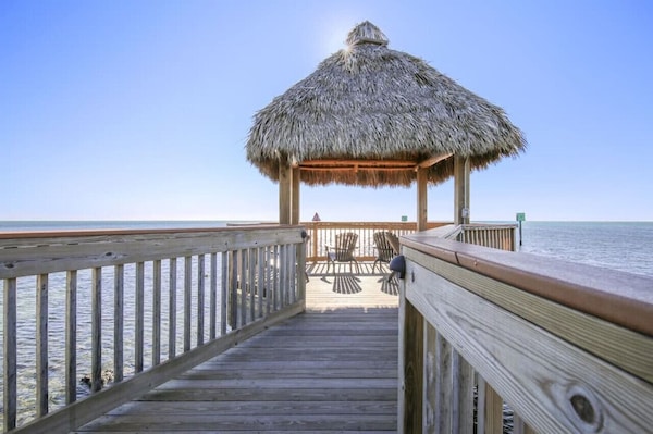 Ocean Pointe Ocean View W/heated Pool Beach Marina - Key Largo, FL