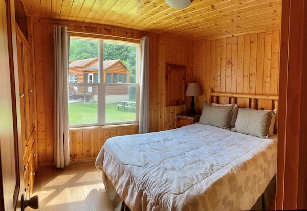 Cabin 18 - 1 Bedroom, 1 Bath, Loft With Spacious Screened-in Proch - Minnesota