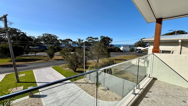 Jo Sea - New Build, Luxury In Vincentia With Ocean Views - Hyams Beach
