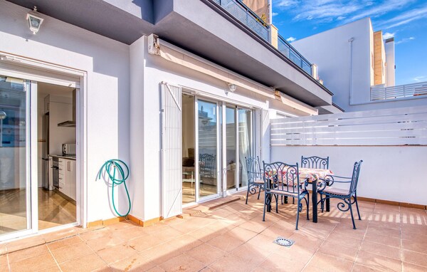 3 Bedroom Nice Apartment In Santa Pola - Santa Pola
