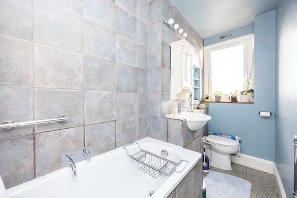 Cosy 1 Bedroom Retreat In The Heart Of Soho - Charing Cross - London
