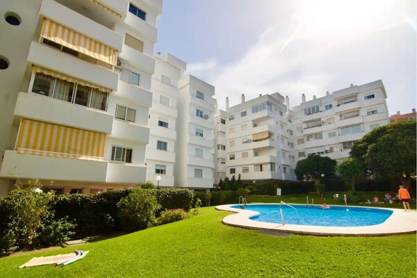 Oasis Cerca Mejores Playas Malaga Benalmadena Andalucia - Benalmádena