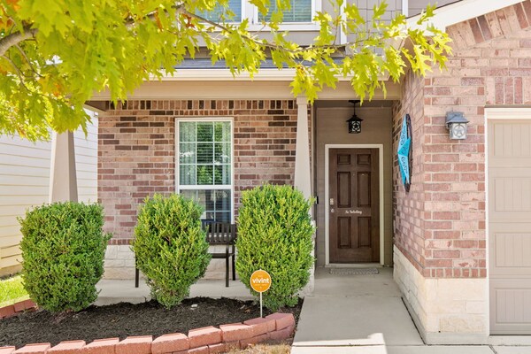 Perfect Family Escape! Hot Tub + Game Room Near 6 Flags, Seaworld And Lackland - Helotes, TX
