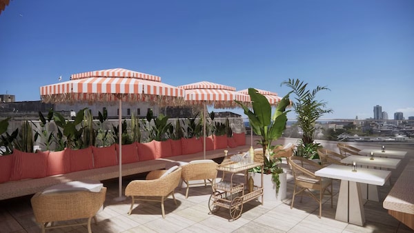Exquisite Stay W\/ Calming Ambiance, Rooftop Pool, And Scenic Bar - Near El Morro - Levittown