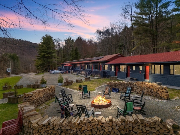 Woodland Retreat | Cozy King Room With Whimsical Forest Charm - Deposit, NY