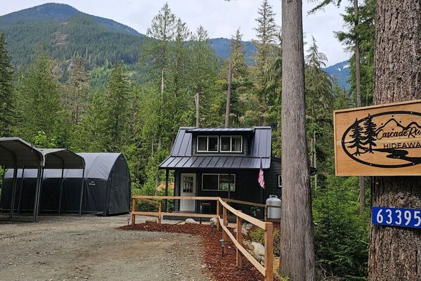 Cascade River Hideaway-dogs Welcome, Off-grid - Cyclone Lake, WA