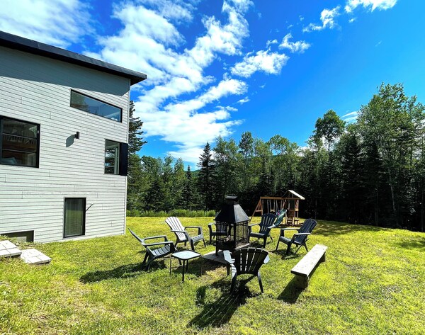 Le Chalet-reux De Charlevoix, Vue Montagne Et Spa ! - Charlevoix Regional County Municipality