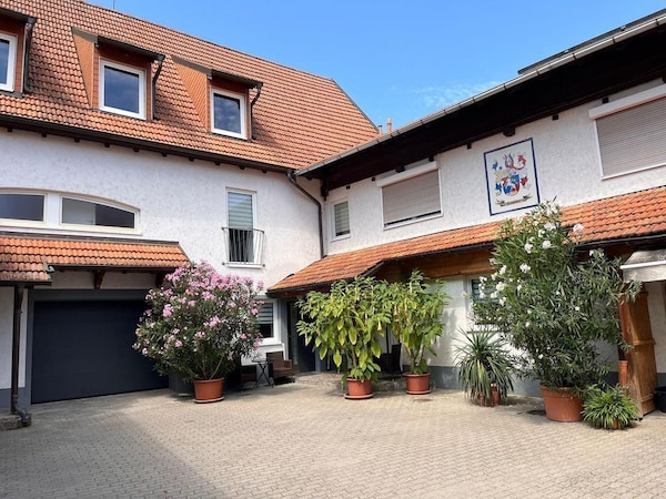 Ferienwohnung Im Gutshof Zeilfelder - Stilvolle 75 M² Große Fewo Im Gutshof Zeilfelder - Wachenheim