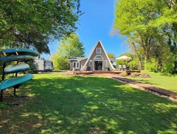 Relaxed Privacy: A-frame On Lake Tillery, Nc - Morrow Mountain State Park, Albemarle