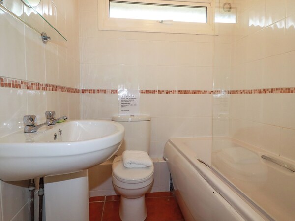 Constantine Bay, Family Friendly, With A Garden In St Merryn - Mawgan Porth
