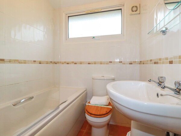 Newtrain Bay, Family Friendly, With A Garden In St Merryn - Mawgan Porth