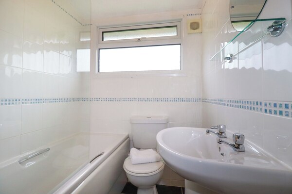 High Cove, Family Friendly, With A Garden In St Merryn - Padstow