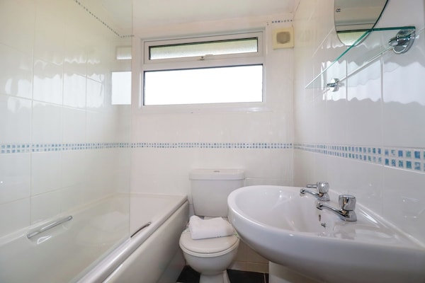 High Cove, Family Friendly, With A Garden In St Merryn - Padstow