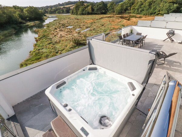 Carnon Gwel, Devoran, Pet Friendly, With Hot Tub In Devoran, Cornwall - 콘월