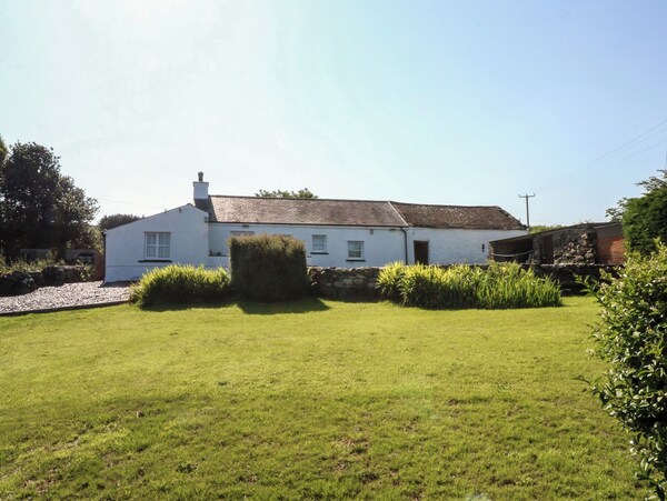 Tan Y Merddyn, Family Friendly, Country Holiday Cottage In Llanrug - Llanberis