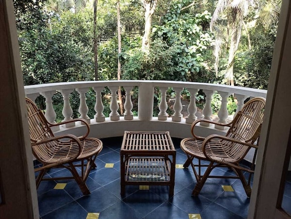 Magnolia Serene White House!9 Min Walk From  Sunset Beach - Goa