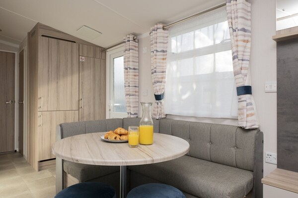 Suncrest Plus Caravan By Belvilla - Polperro