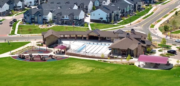 3- Bedroom Luxury Home In Arvada - Westminster, CO