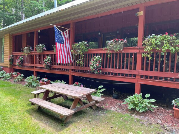 Luxury Cabin Located For Easy Access To Utv/atv Trails And Snowmobile Trails. - Ole Bull State Park, Cross Fork