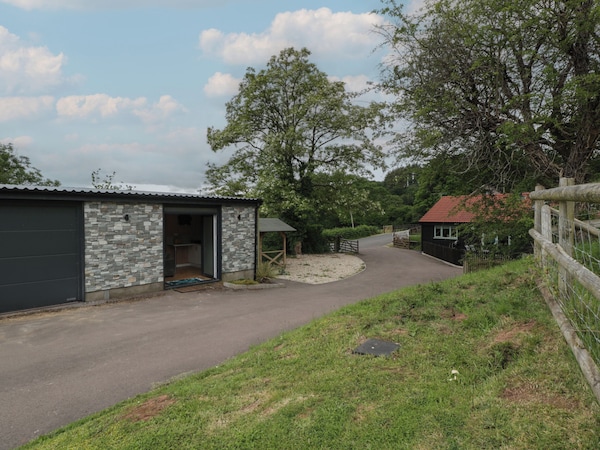 The Snug, Pet Friendly, With A Garden In Caerwent - Forest of Dean