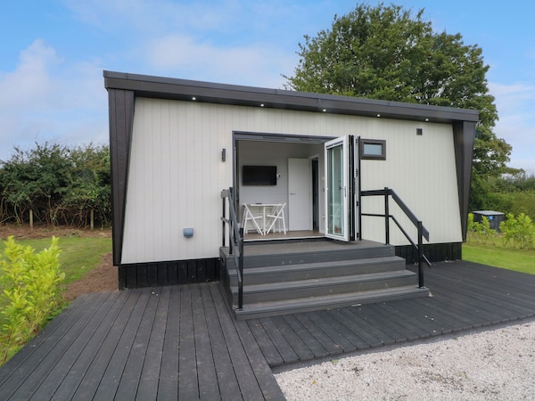 Sutton Fields Chalet, Pet Friendly, With A Garden In Frodsham - Cheshire