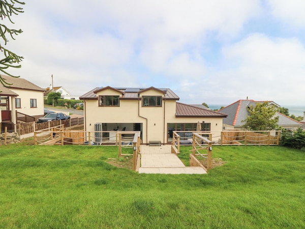 The Bay, Pet Friendly, Country Holiday Cottage In Benllech - Moelfre