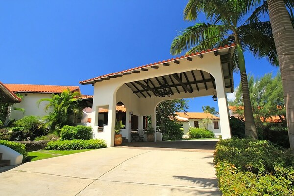Secluded Tropical Hotel With Shuttle To Historical Speightstown - Barbados
